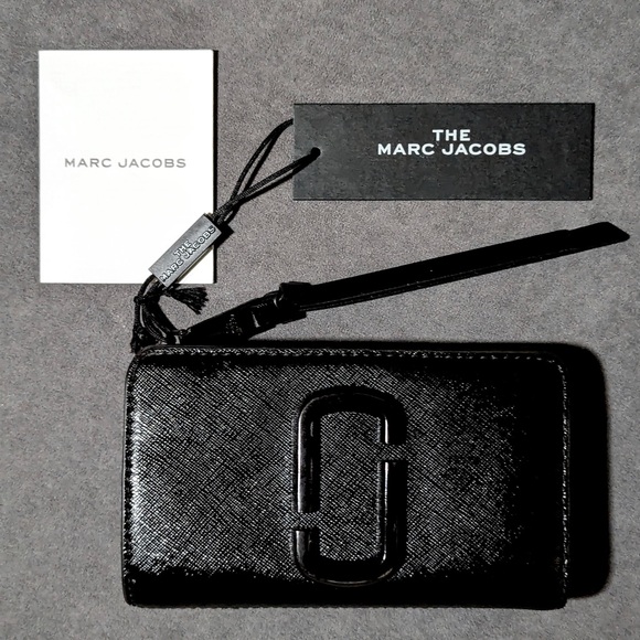 Marc Jacobs | Bags | Marc Jacobs The Snapshot Utility Wallet Nwt Luxury ...
